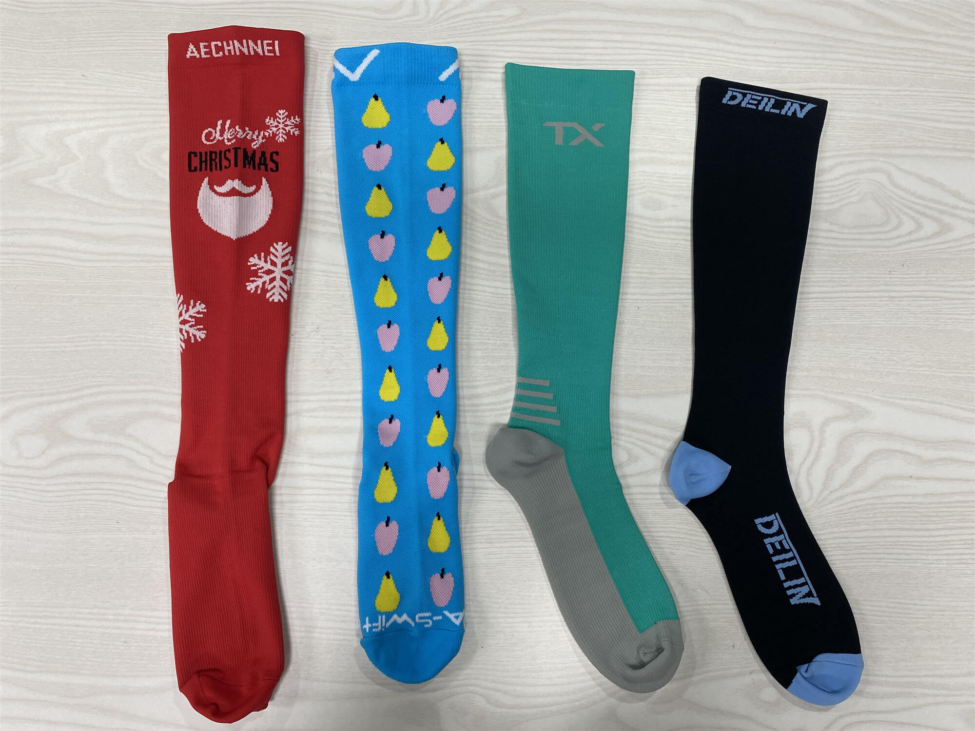 Guide to find the suitable logo technique for custom socks