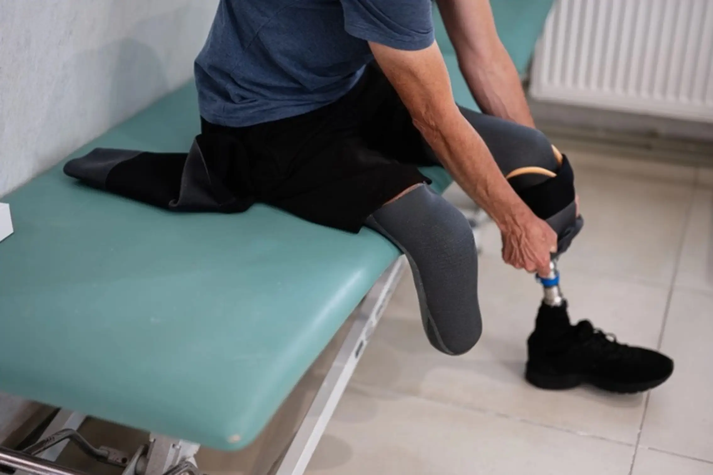 Stump Sock vs Shrinker Sock: Key Differences and Usage Guide - Max Hosiery